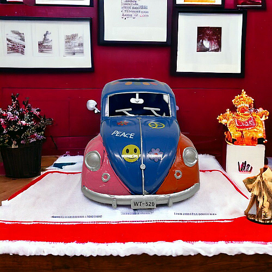 חיפושית פולקסווגן צבעונית עם קישוט | דברי נוי לבית | דברי נוי | decogifts